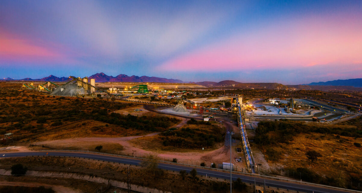 Anglo American to build huge renewable energy plants - TechCentral News