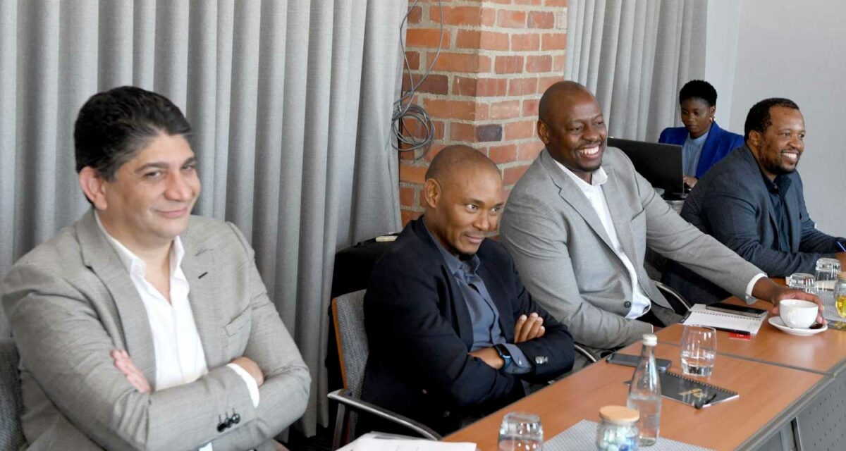 Electricity minister meets with telecoms bosses - TechCentral